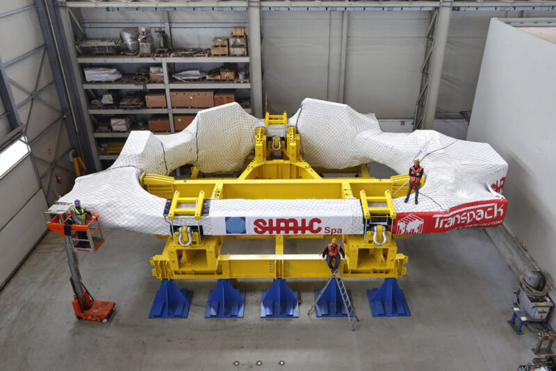 Shrink wrap industrial packaging - custom solutions - Transpack